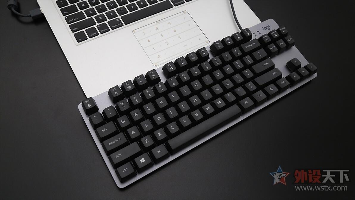 游戏办公两不误：罗技K835机械键盘评测 - 哔哩哔哩