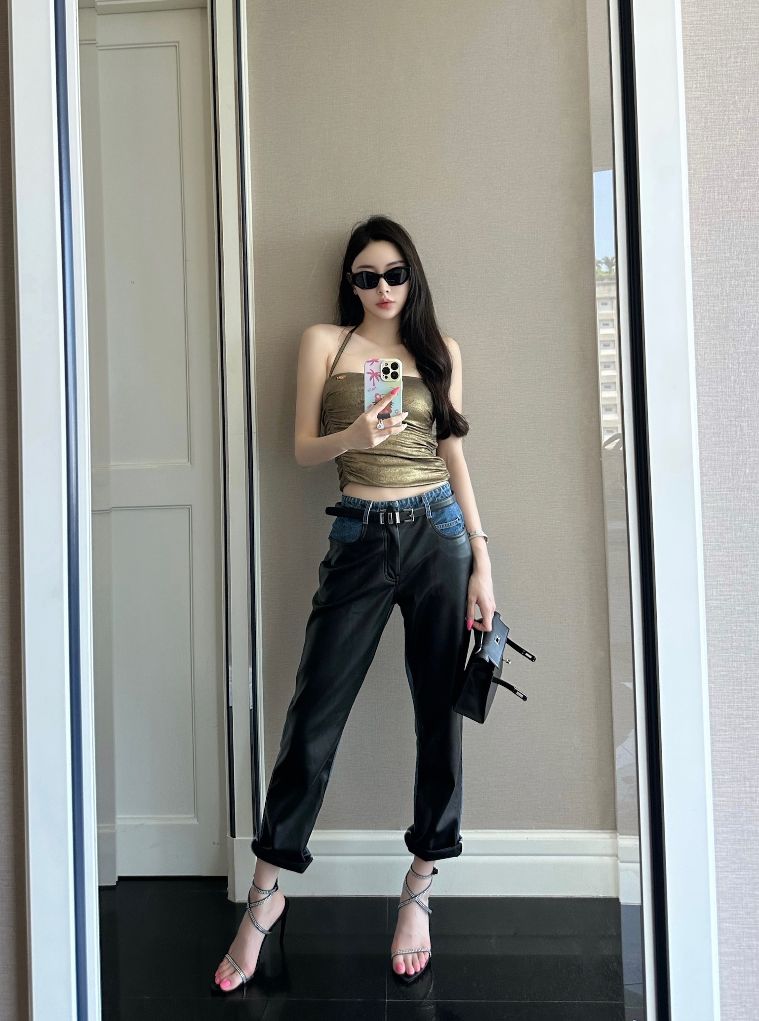 woppei 夏季新款小众设计感高腰直筒独家绝版私服拼皮牛仔裤女 - 哔哩哔哩