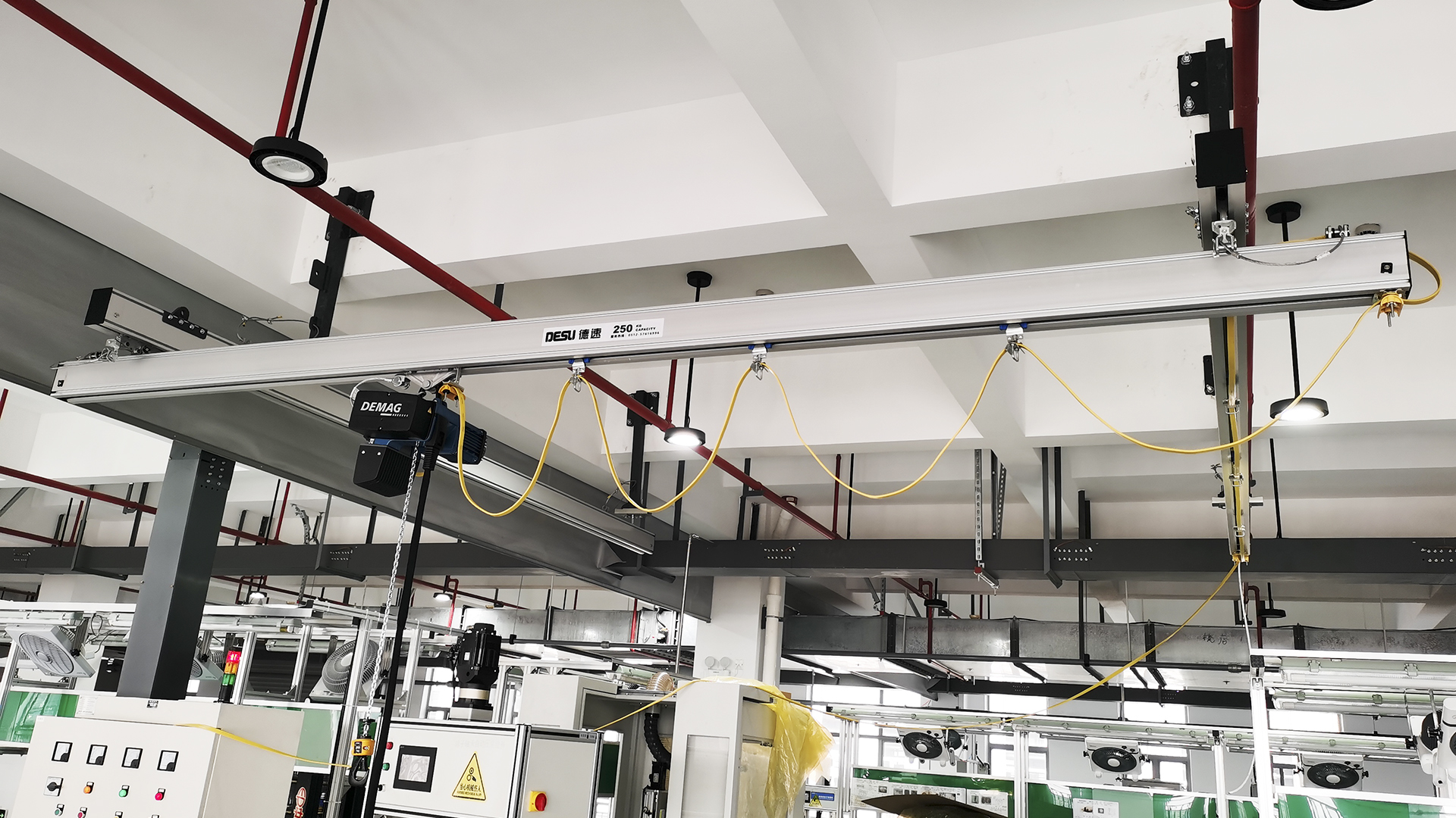 简便安装的铝合金KBK起重机：快速搭建，提升工作效率！ - 哔哩哔哩