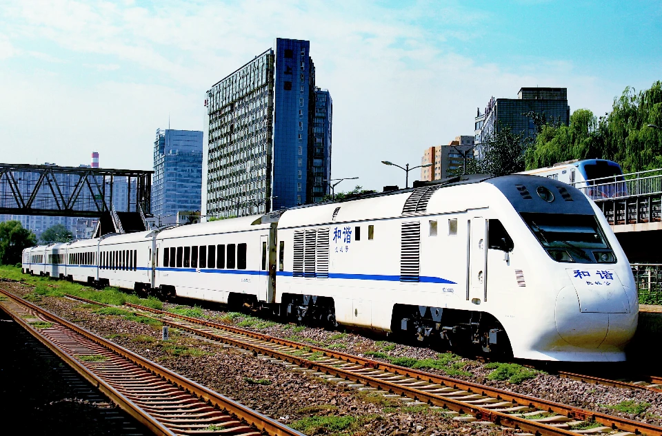 【科普】长城脚下大白猪-中国铁道部|南车戚墅堰机车车辆有限公司|NDJ3型内燃动车组 - 哔哩哔哩