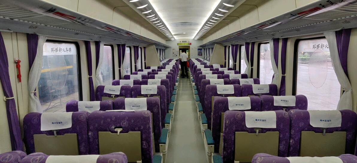 原来有那么多老车可以碾压绿巨人？技术更新？服务降低？国铁25型软座退化史！ - 哔哩哔哩