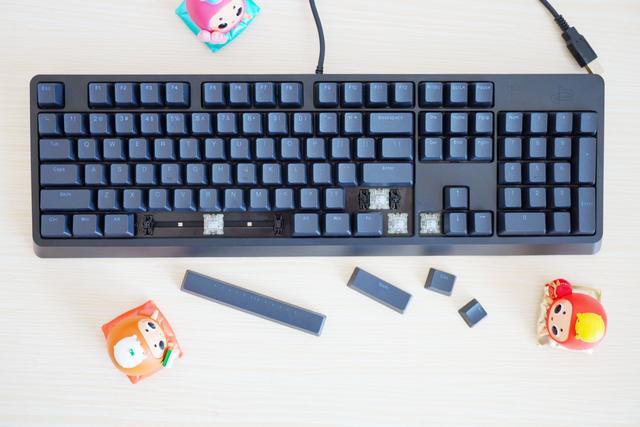 带调色盘的灯光盛宴——ikbc R410 RGB银轴机械键盘使用分享 - 哔哩哔哩