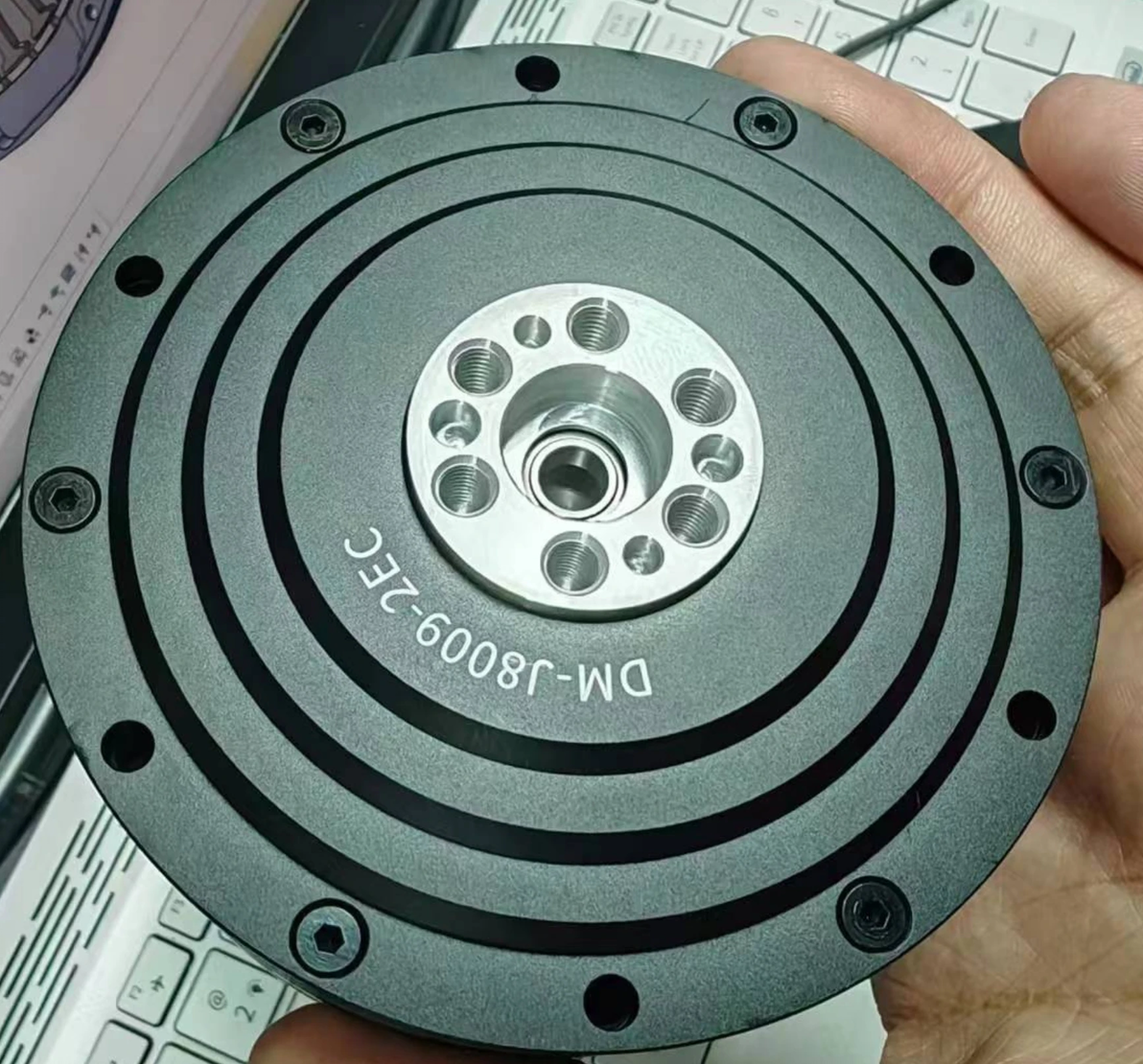 DM-J8009-2EC 他来了 - 哔哩哔哩