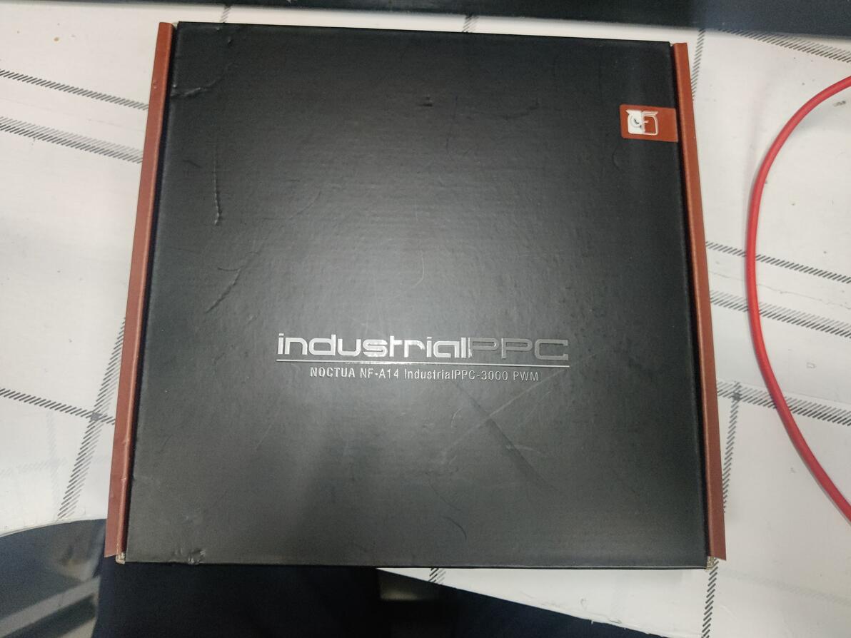 NF-A14 industrialPPC-3000 PWM评测 - 哔哩哔哩