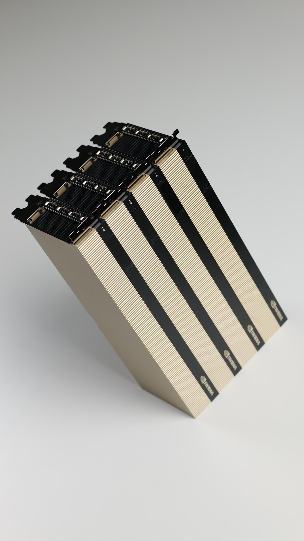 Tesla L40 48GBx4 192GB大显存AIGC本地深度学习服务器 - 哔哩哔哩