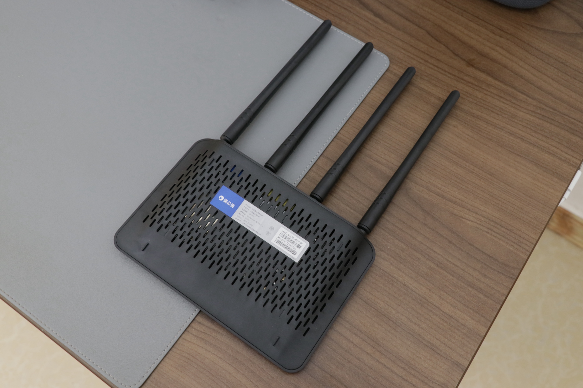 蒲公英X4C体验：4G网络直接转WiFi，竟然还能智能组网 - 哔哩哔哩