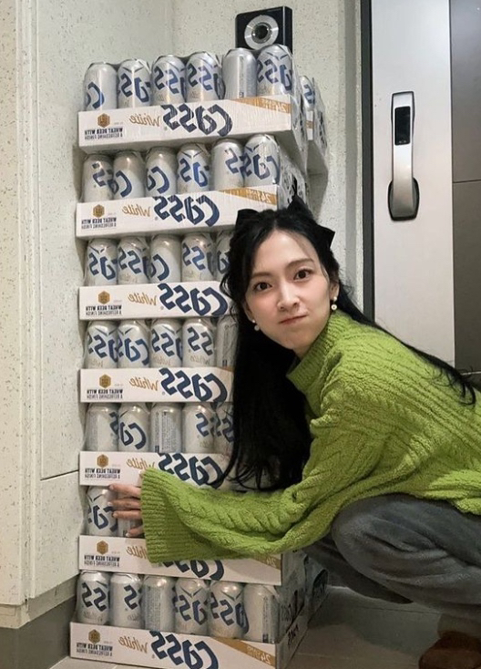 韩娱!kara姜知英一句“我喜欢”,就收到超多啤酒! 哔哩哔哩