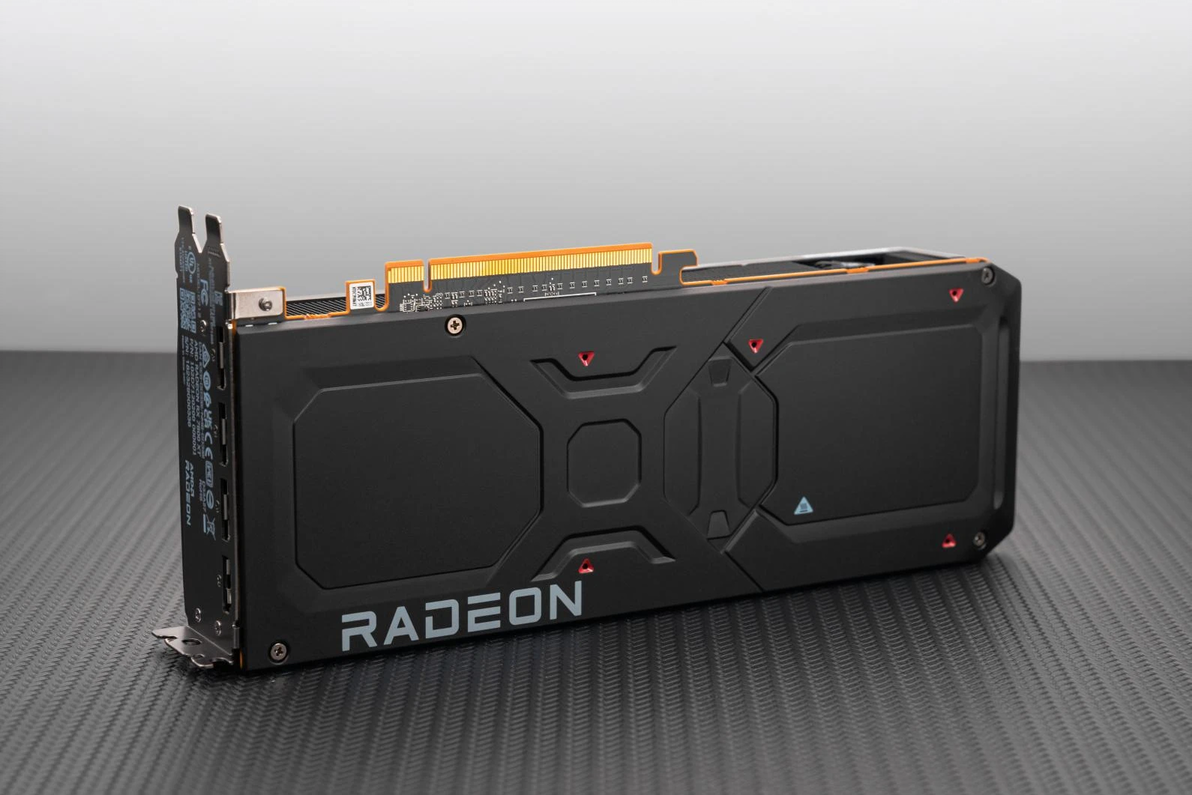 RX 7800 XT/7700 XT显卡测评，AMD 2K游戏利器登场 - 哔哩哔哩
