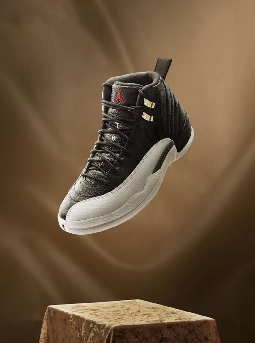 明早开售！AJ12「季后赛」终于来了，AJ3「Cardinal Red」上架SNKRS丨武林鞋报 - 哔哩哔哩