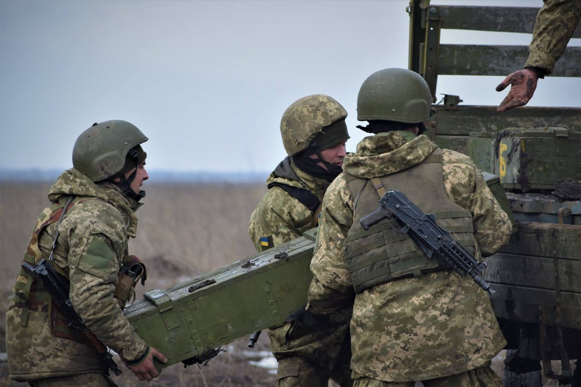 传承到现在的反坦克炮——T12/MT12 100mm反坦克炮 - 哔哩哔哩