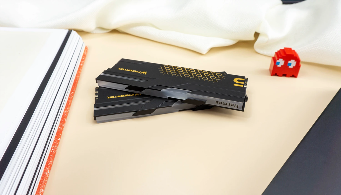 起步频率6800MHz，时序CL32，宏碁掠夺者Hermes冰刃内存“新品” - 哔哩哔哩