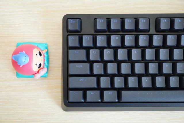 带调色盘的灯光盛宴——ikbc R410 RGB银轴机械键盘使用分享 - 哔哩哔哩