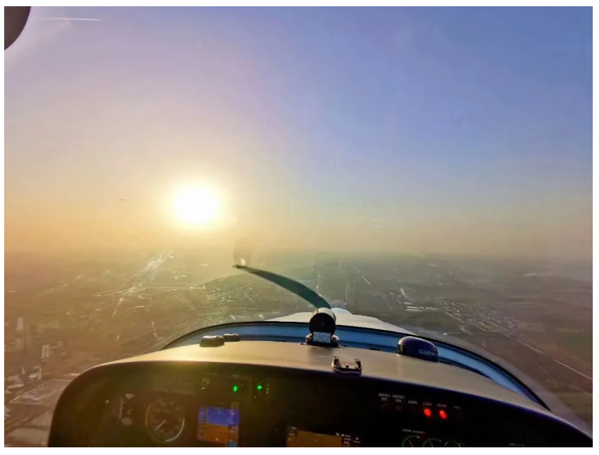 猎鹰飞行俱乐部训练机型之一：山河SA60L飞机｜详解空域动作科目篇 - 哔哩哔哩