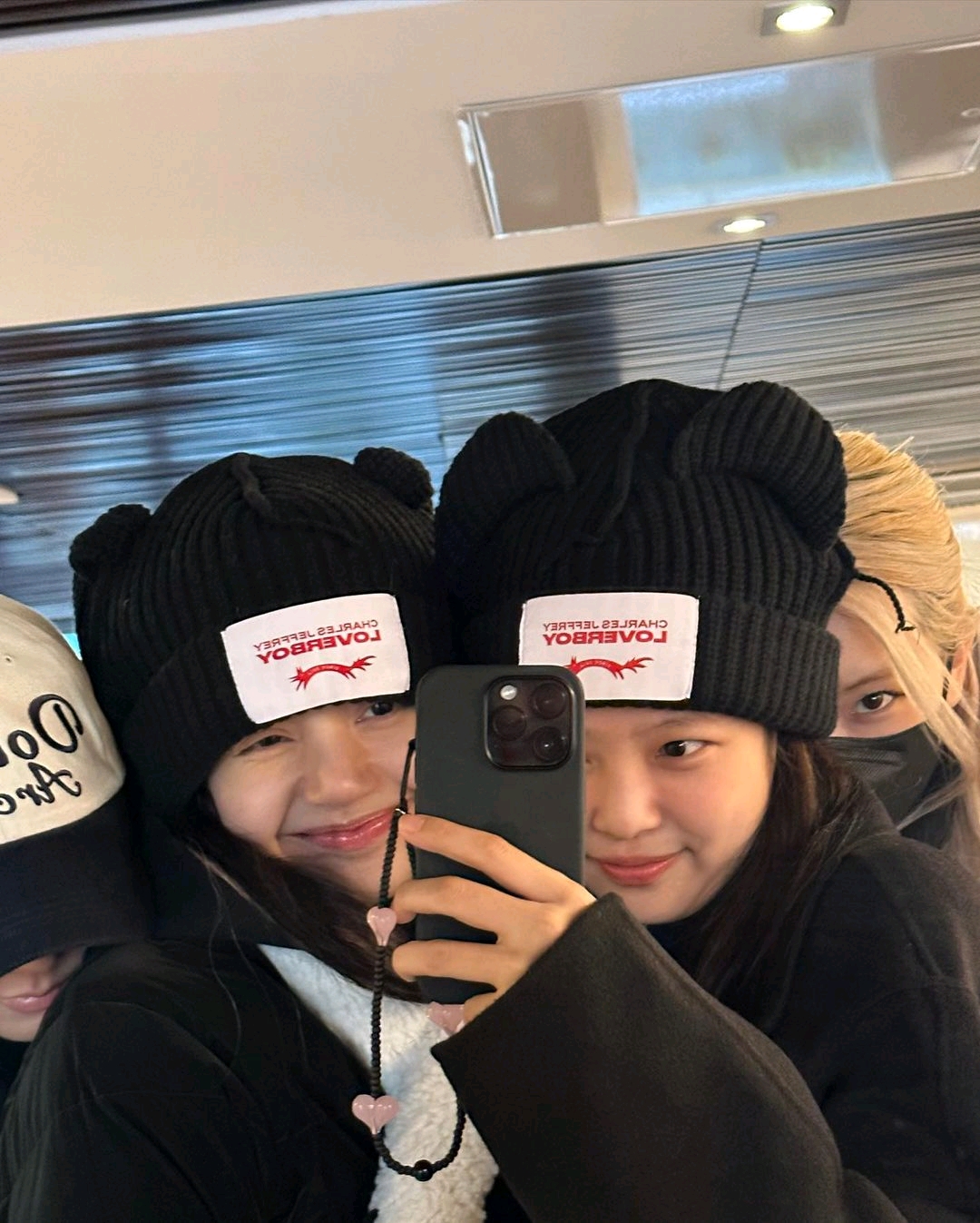 BLACKPINK: Ins12月20日更新 - 哔哩哔哩