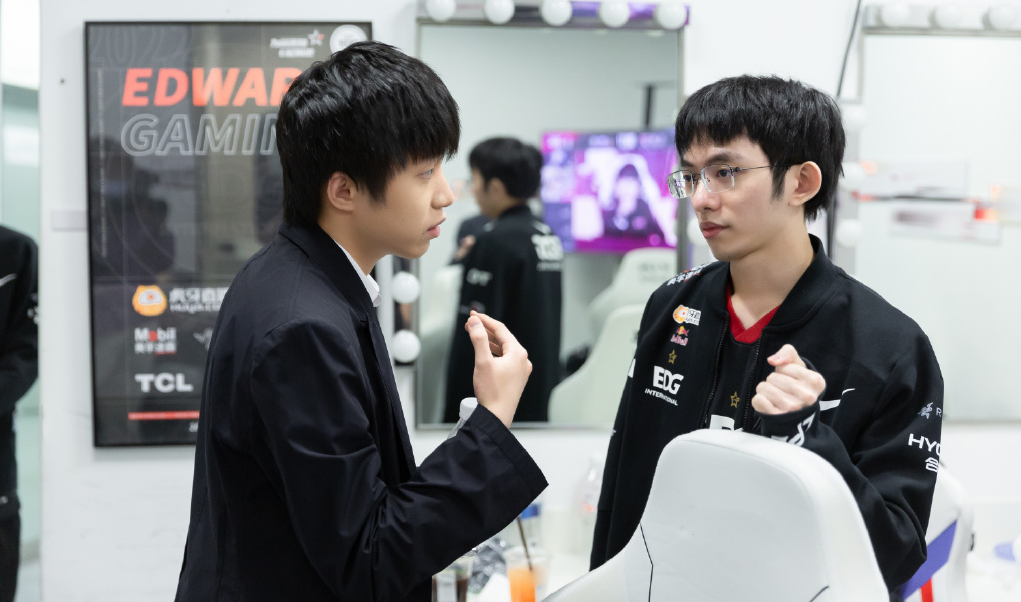 LPL春季赛重启在即！WE挑战领头羊EDG，Theshy直面FPX小老虎 - 哔哩哔哩