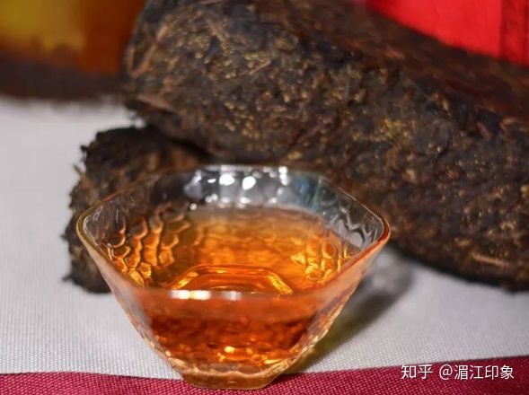 喝黑茶,你知道怎么醒茶比较好吗? 哔哩哔哩