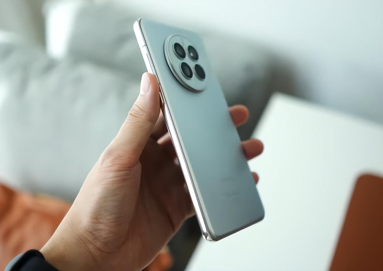 华为Mate60Pro渲染图，300倍变焦+6000mAh，屏下前摄让人猝不及防 - 哔哩哔哩