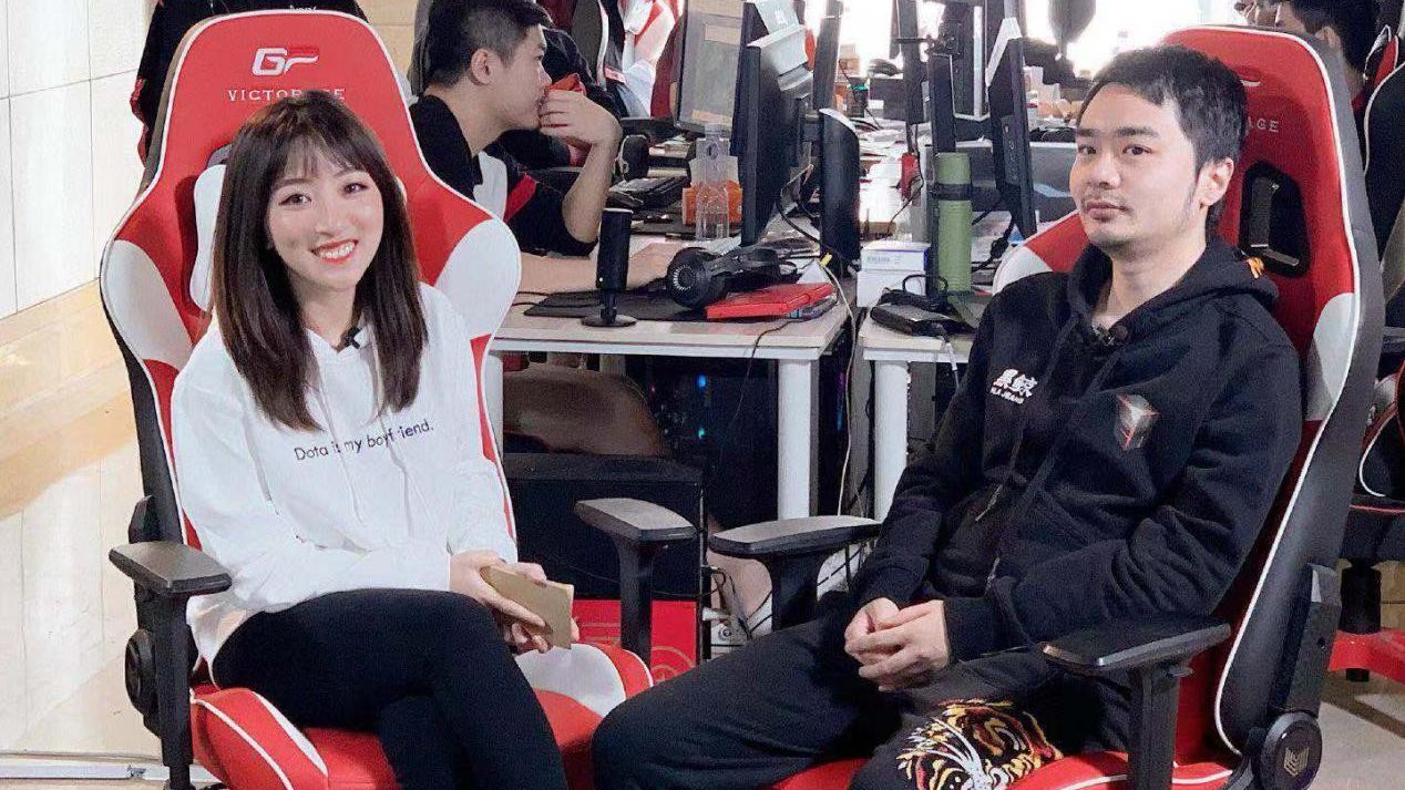 DOTA2：EHOME专访，八师傅自称压力巨大，vtfaded的母语之谜！ - 哔哩哔哩