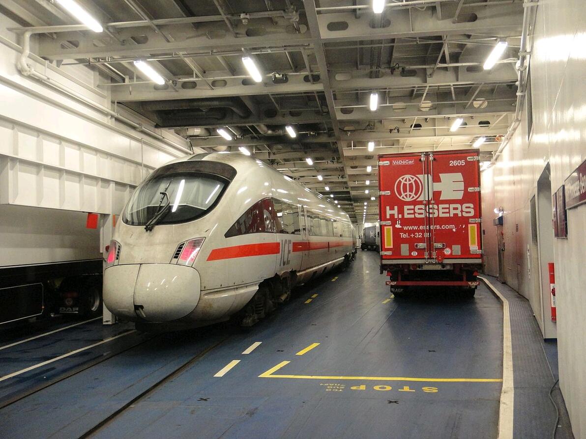 一生坎坷，有着电力动车外表的ICE-TD型内燃动车组 - 哔哩哔哩