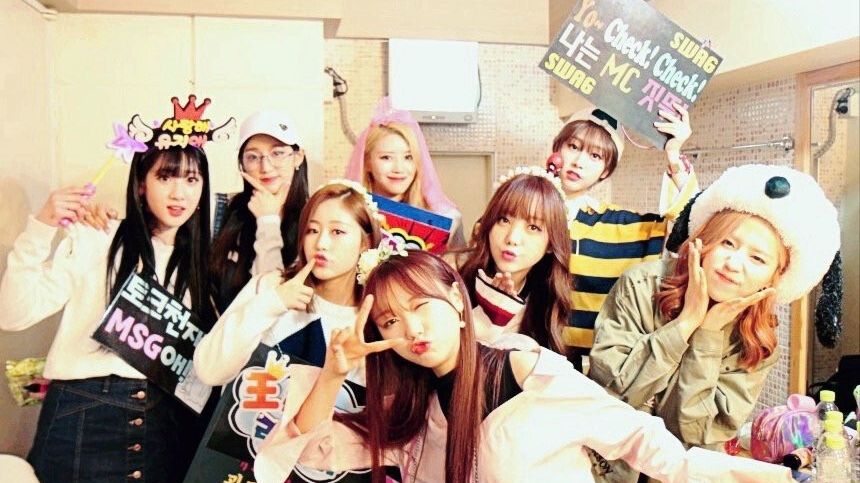 面临解散的组合Lovelyz成员们聚在一起庆祝7周年，展现了深厚的友情！ - 哔哩哔哩
