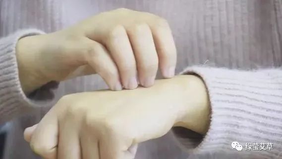 春季皮肤瘙痒?一招教你迅速缓解 哔哩哔哩
