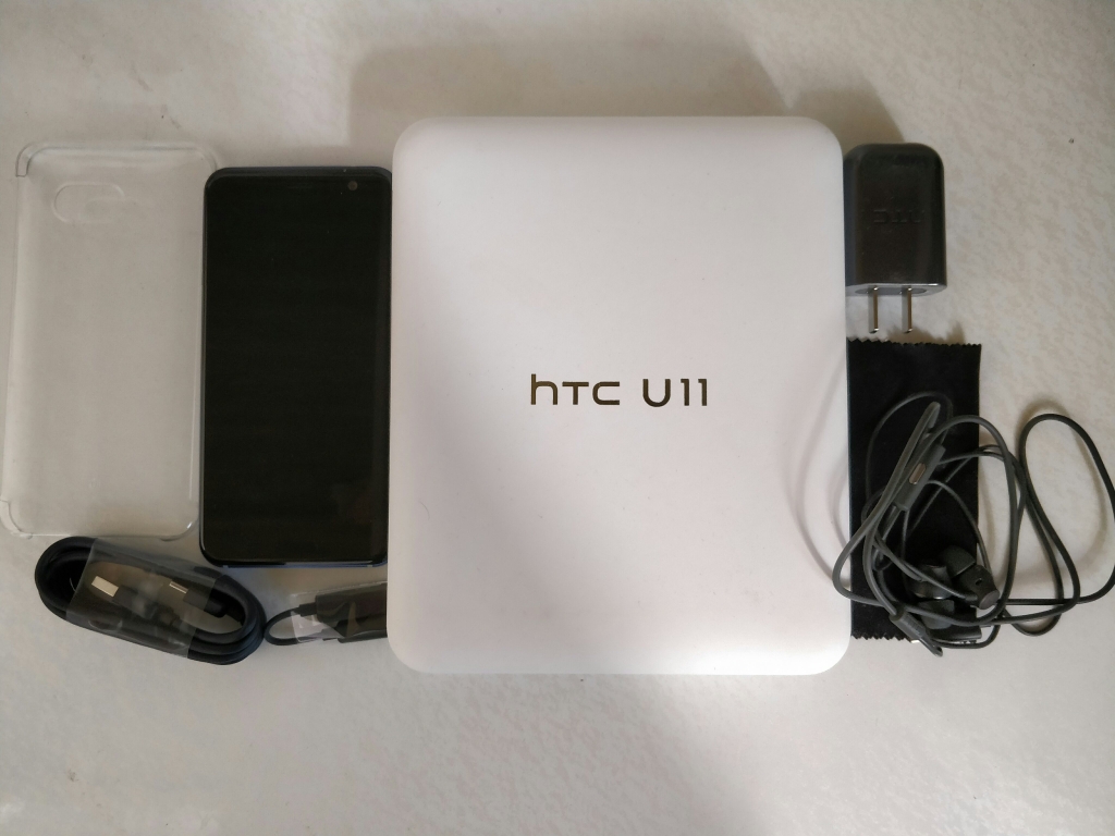 繁华不再，荣耀依旧。2000块2K屏！过世机皇HTC U11不负责任测评(误) - 哔哩哔哩