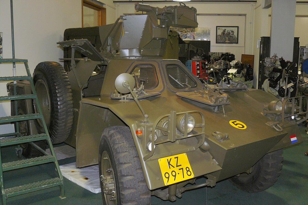 【战车】荷兰DAF YP-104装甲侦察车 - 哔哩哔哩