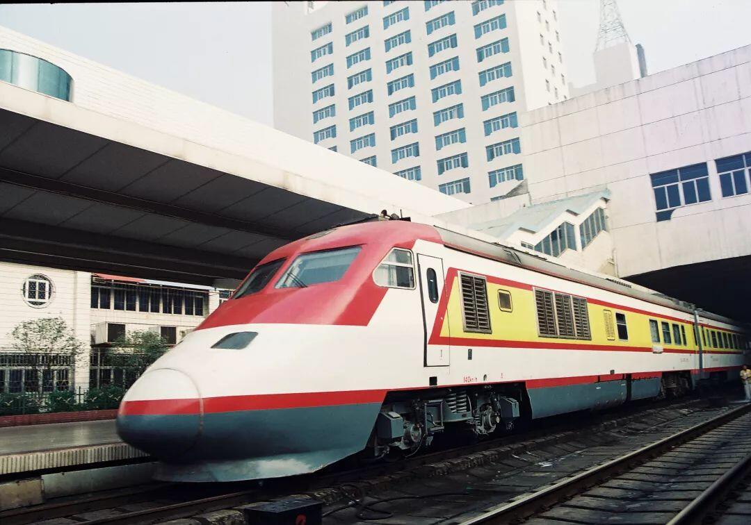 【科普】大江南北的子弹头-NYJ1型内燃动车组 - 哔哩哔哩