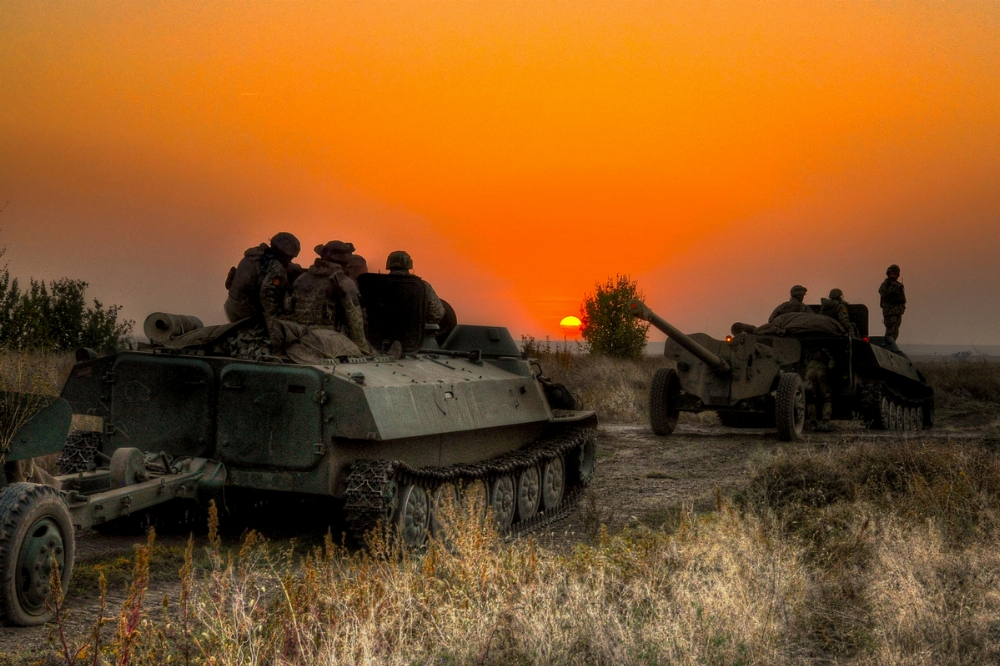 传承到现在的反坦克炮——T12/MT12 100mm反坦克炮 - 哔哩哔哩