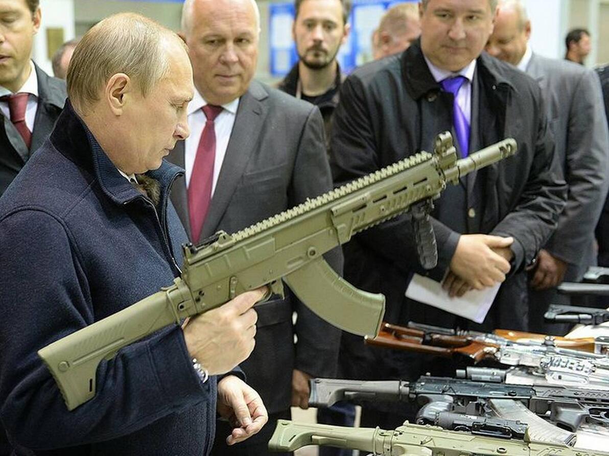 《少女前线·枪娘现实原型介绍》第十期，双线更新AK12与AN94 好搭档才有好配合～ - 哔哩哔哩