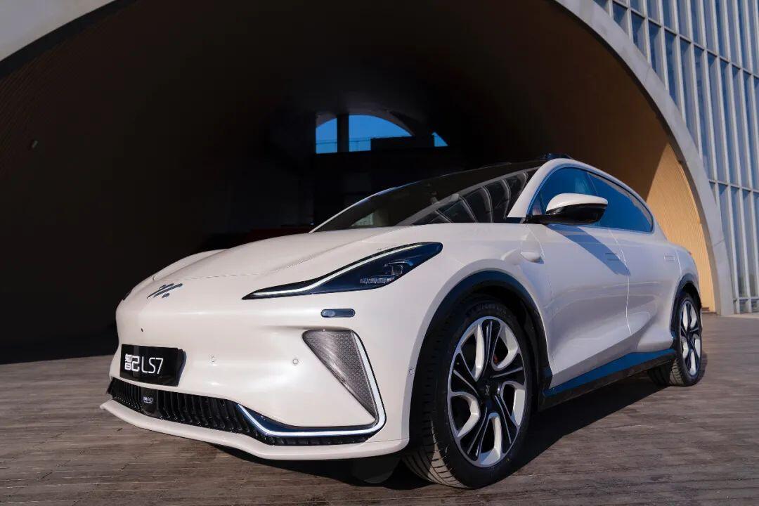 新车｜智己LS7的浪漫，理想L7不用懂 - 哔哩哔哩