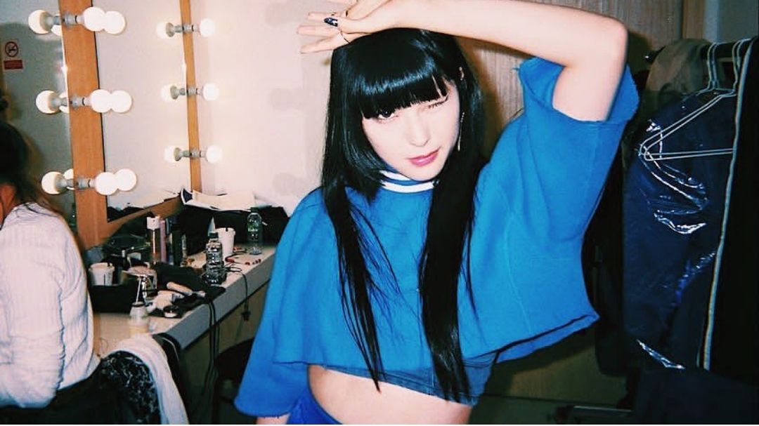 DAOKO“谢谢你蓝色”的访谈 - 哔哩哔哩