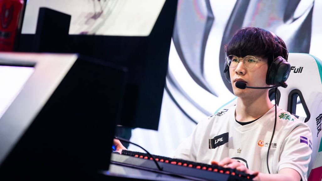 lpl电竞发明家易主！Theshy发明新玩法，男枪还能转型上单？ - 哔哩哔哩