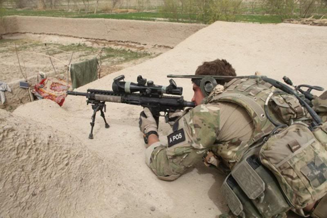 英国陆军的DMR—L86A2轻机枪和L129A1精确射手步枪 - 哔哩哔哩