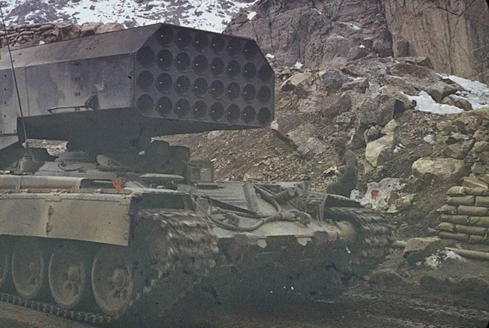 【装甲前进】别样的喷火坦克——TOS-1系列 - 哔哩哔哩