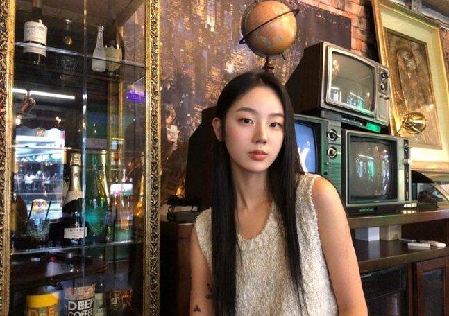 GEN夺冠后，Peyz的姐姐在社交媒体上分享两人合照为其应援！ - 哔哩哔哩