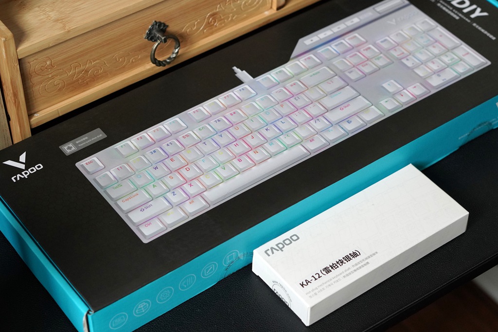 雷柏V700 DIY机械键盘：个性专属、幻彩背光 - 哔哩哔哩