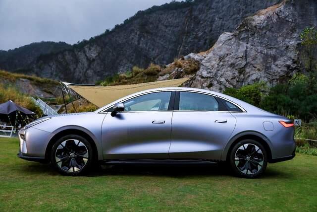 上市即交付！纯电智能潮跑合创A06 17.98万元起售 - 哔哩哔哩