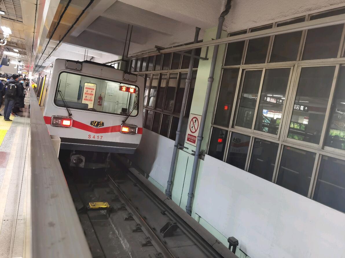 1号线31组DKZ4型列车头图合集（每列车各具特色） - 哔哩哔哩