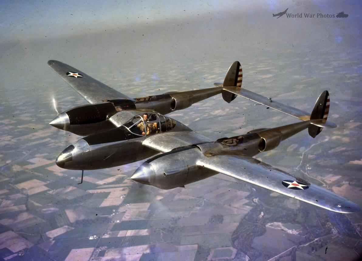 双尾恶魔——P-38闪电型号辨别 - 哔哩哔哩