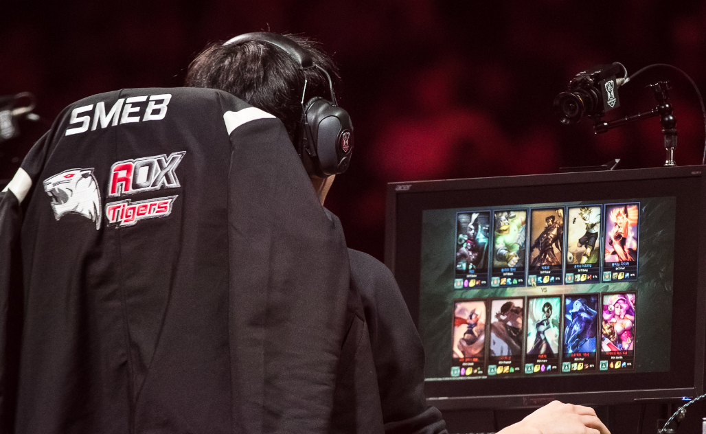 LCK名宿Smeb：不后悔拒绝SKT的邀请，只因S6输得太多 - 哔哩哔哩