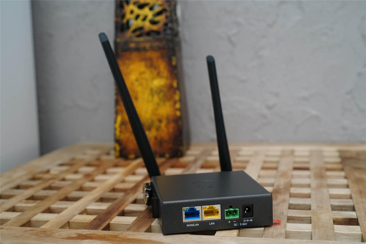 只需一张4G卡，打通网络死角，蒲公英工业路由器R300A评测 - 哔哩哔哩