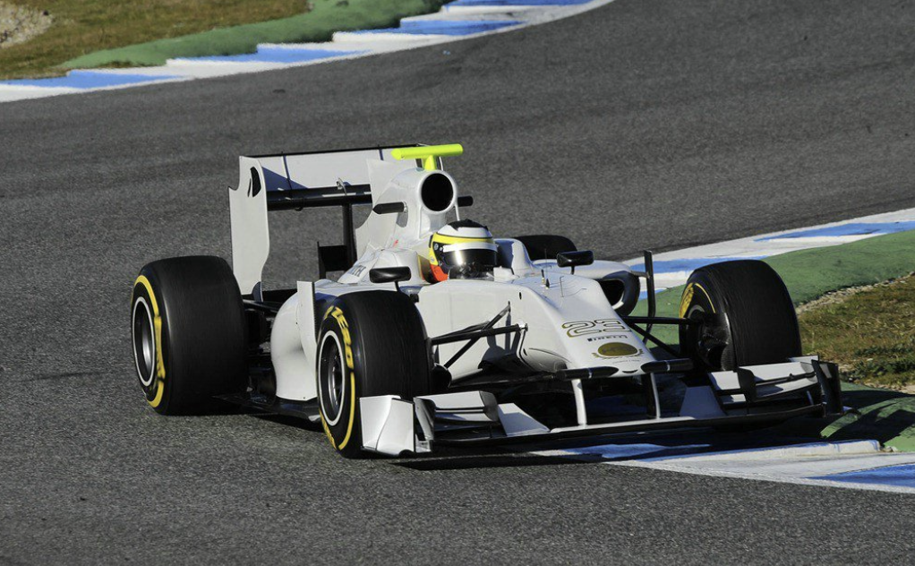 HRT F112: 极致“拖拉机” vs 中国F1的希望 - 哔哩哔哩