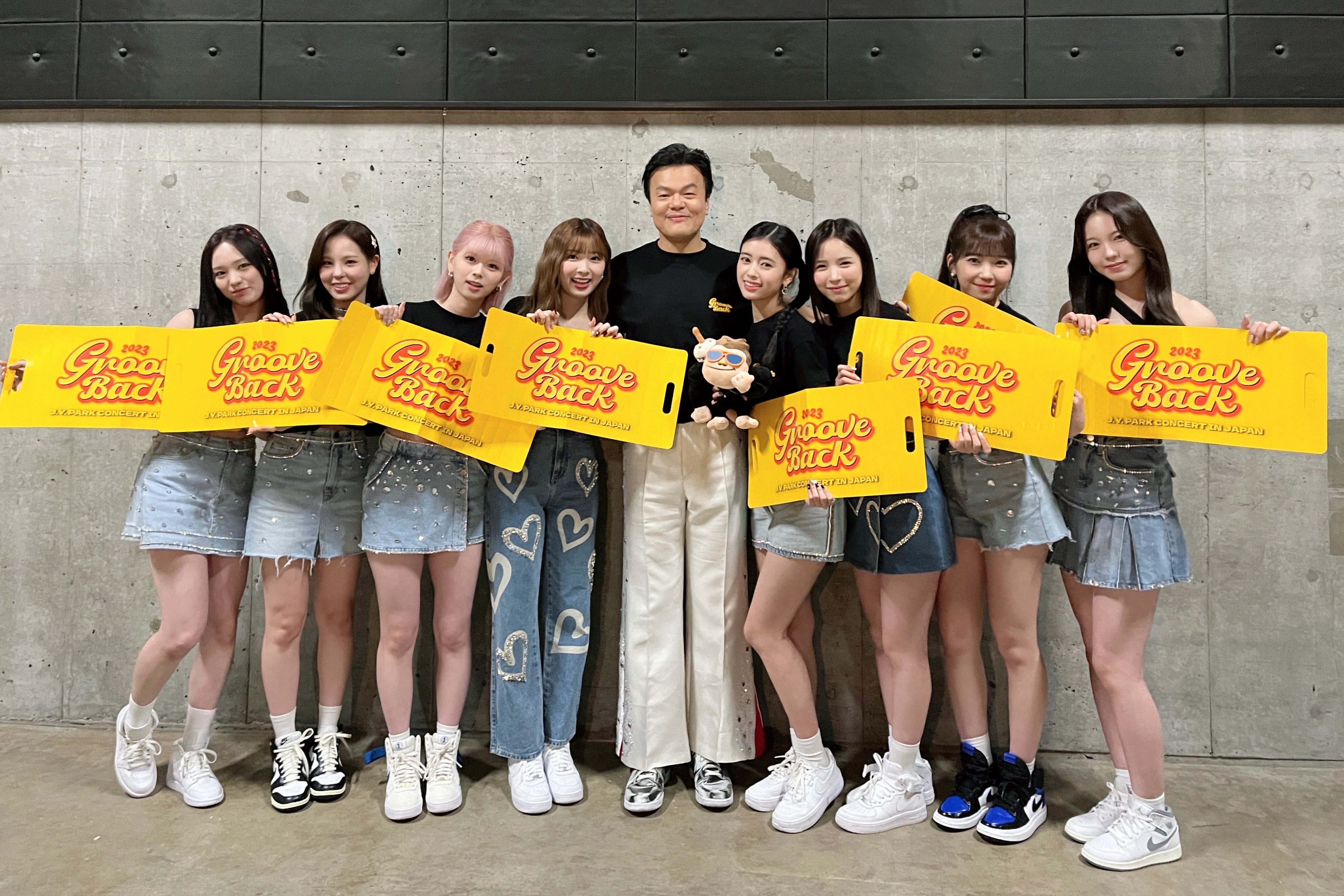 JY Park 的“GROOVE BACK”第一天終於結束了 - 哔哩哔哩