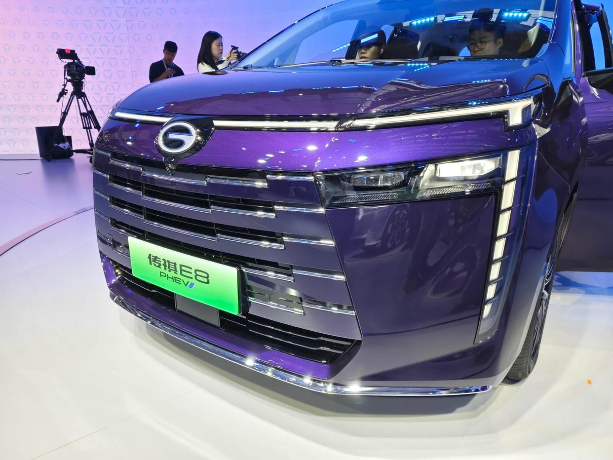 青出于蓝 广汽传祺家用电动MPV E8 PHEV - 哔哩哔哩