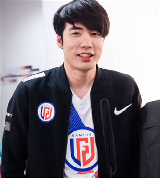 不回IG也没去LGD，宁王开播曝出转会新变动，粉丝的期盼落空了？ - 哔哩哔哩