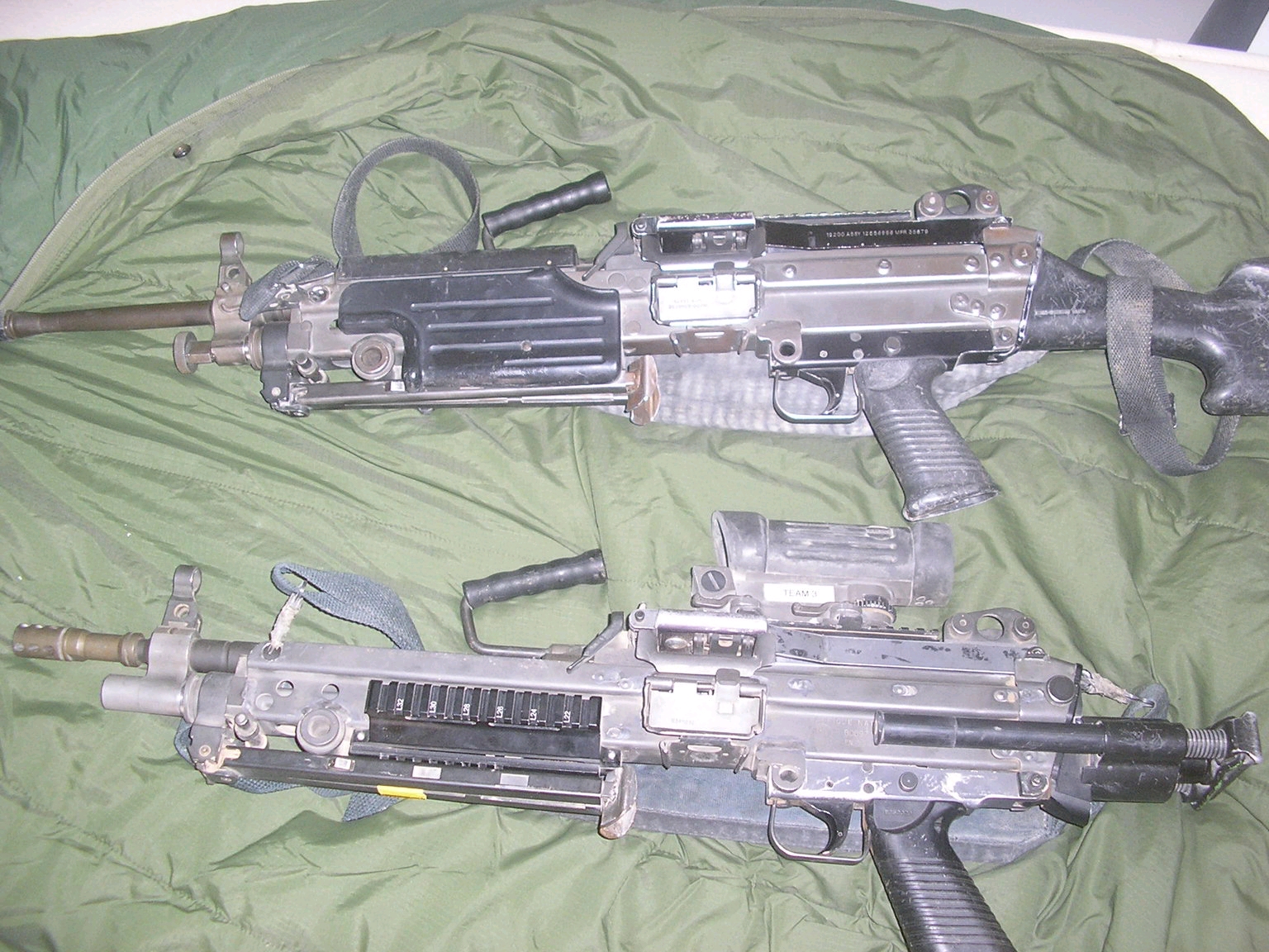 美军班组火力担当——M249 SAW机枪 - 哔哩哔哩