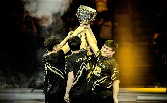 UZI人气超越联盟第一人Faker，NBA巨星祝福小狗夺冠 - 哔哩哔哩