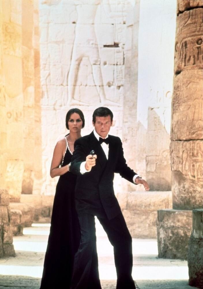 25部007邦女郎终极大盘点！你最喜欢哪一位？ - 哔哩哔哩