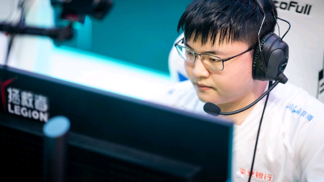 Uzi预测S12决赛：冠军AD皮肤“小吕布”会选女警 - 哔哩哔哩